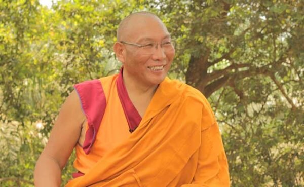 Ziarah Spiritual di Pulau Emas Bersama Dagri Rinpoche