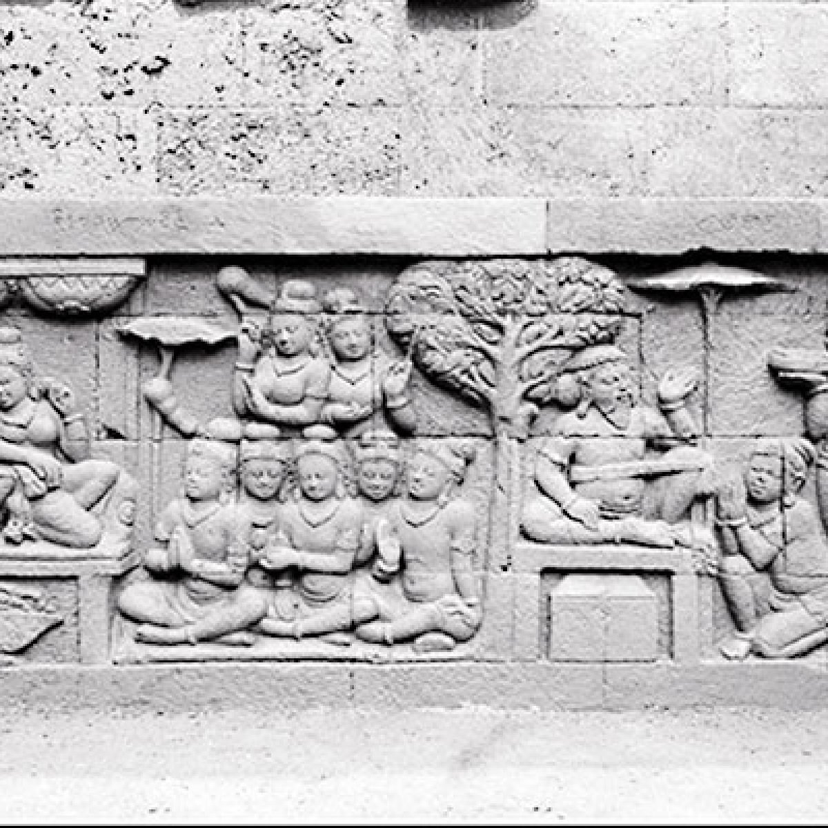 Buddhazine | Memahami Chattra Borobudur dan Melerai Sebuah Polemik