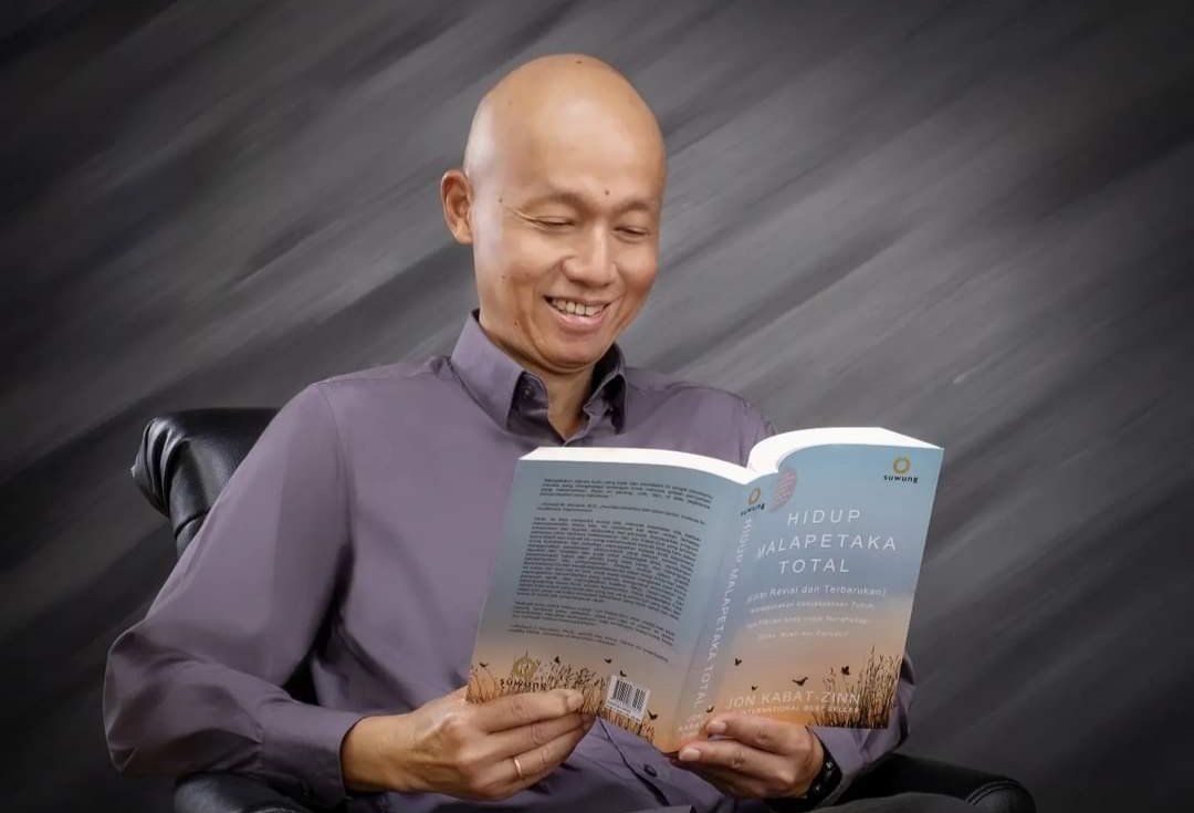 Buddhazine | Buku Karya Bapak Mindfulness Jon Kabat-Zinn Kini Ada ...