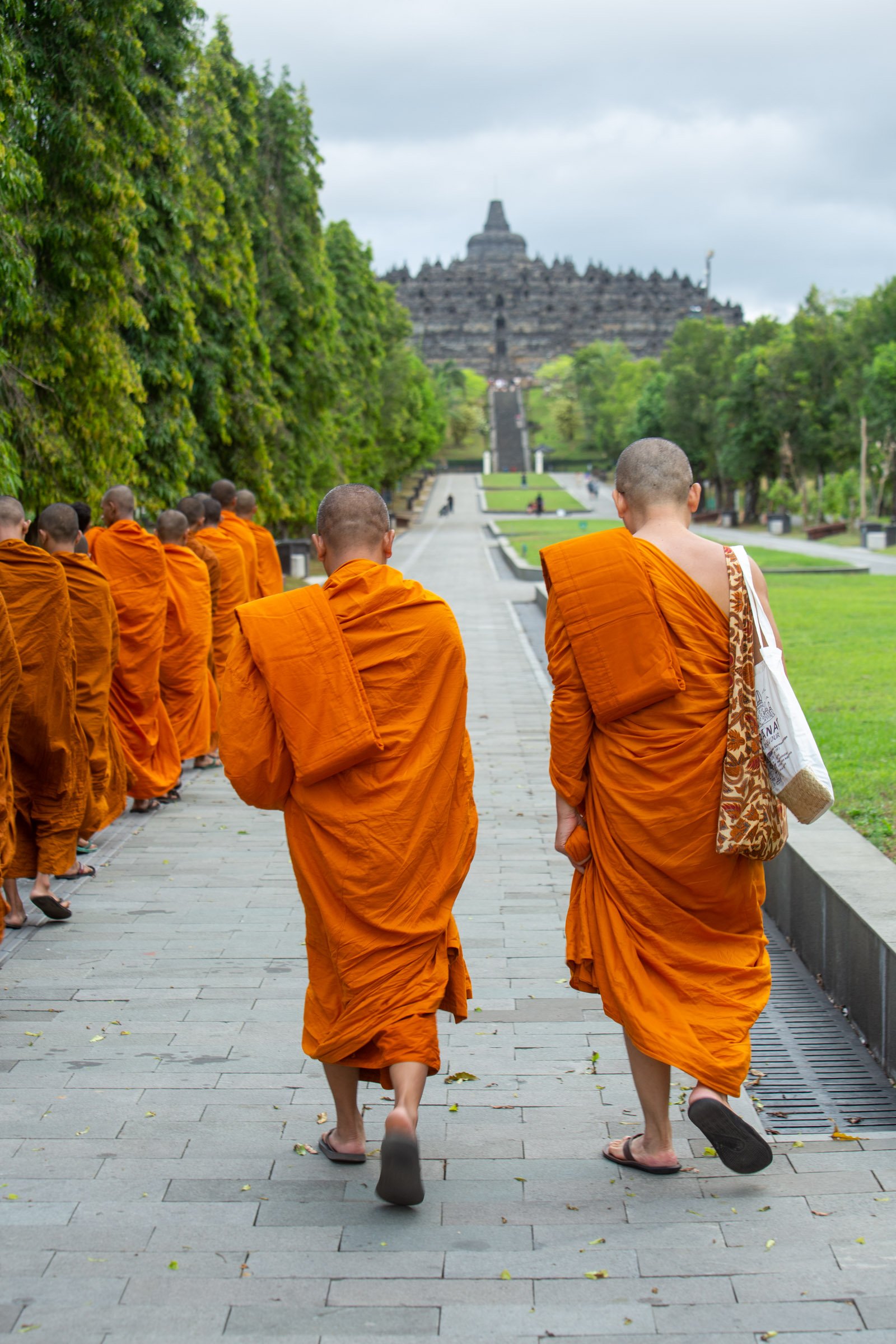 Buddhazine | Puja di Puncak Candi Borobudur