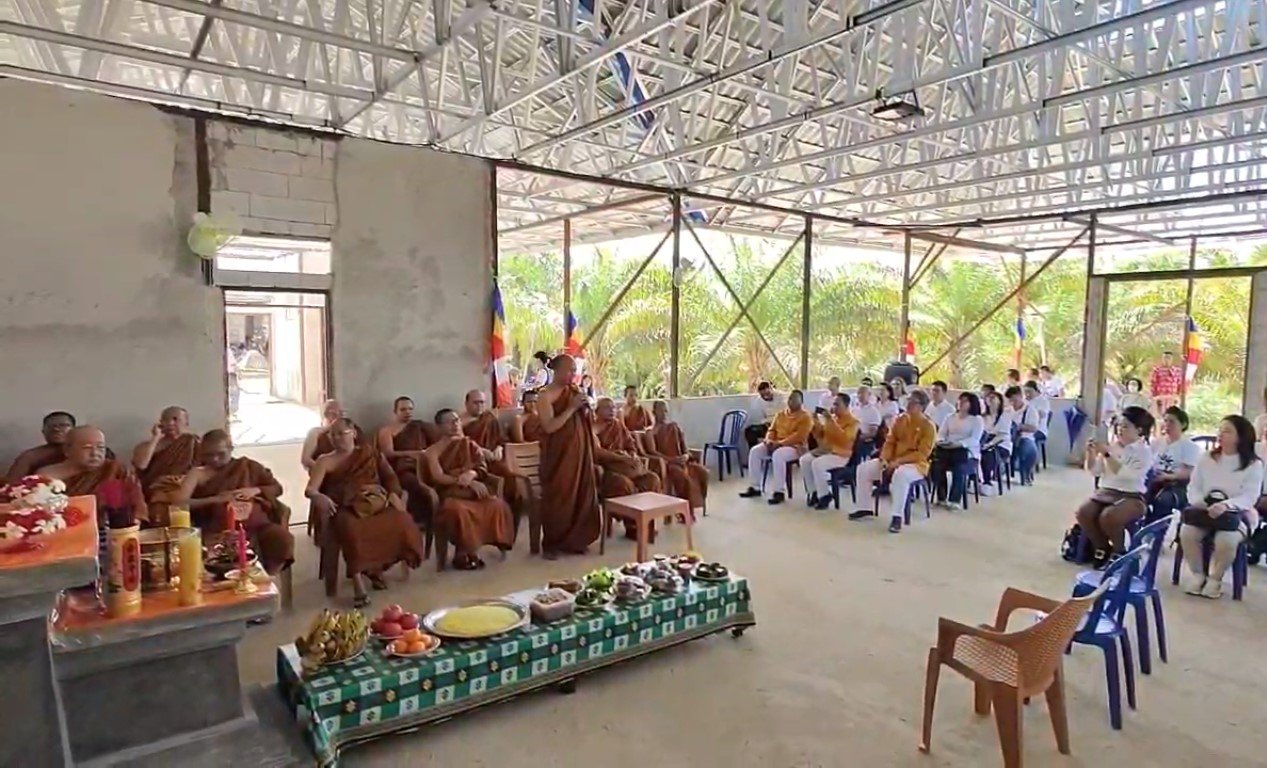 Buddhazine | Sejumlah Anggota Sangha Lakukan Penanaman Pohon Bodhi di ...