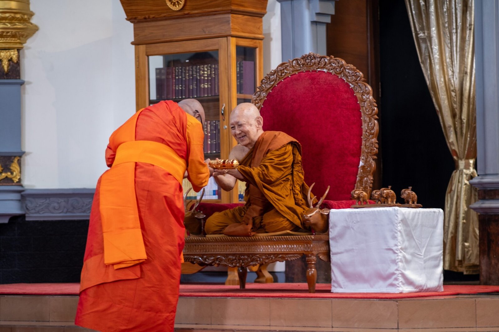 Buddhazine | Bhante Santacitto Jelaskan Apa Makna Penting Berdana Bagi ...