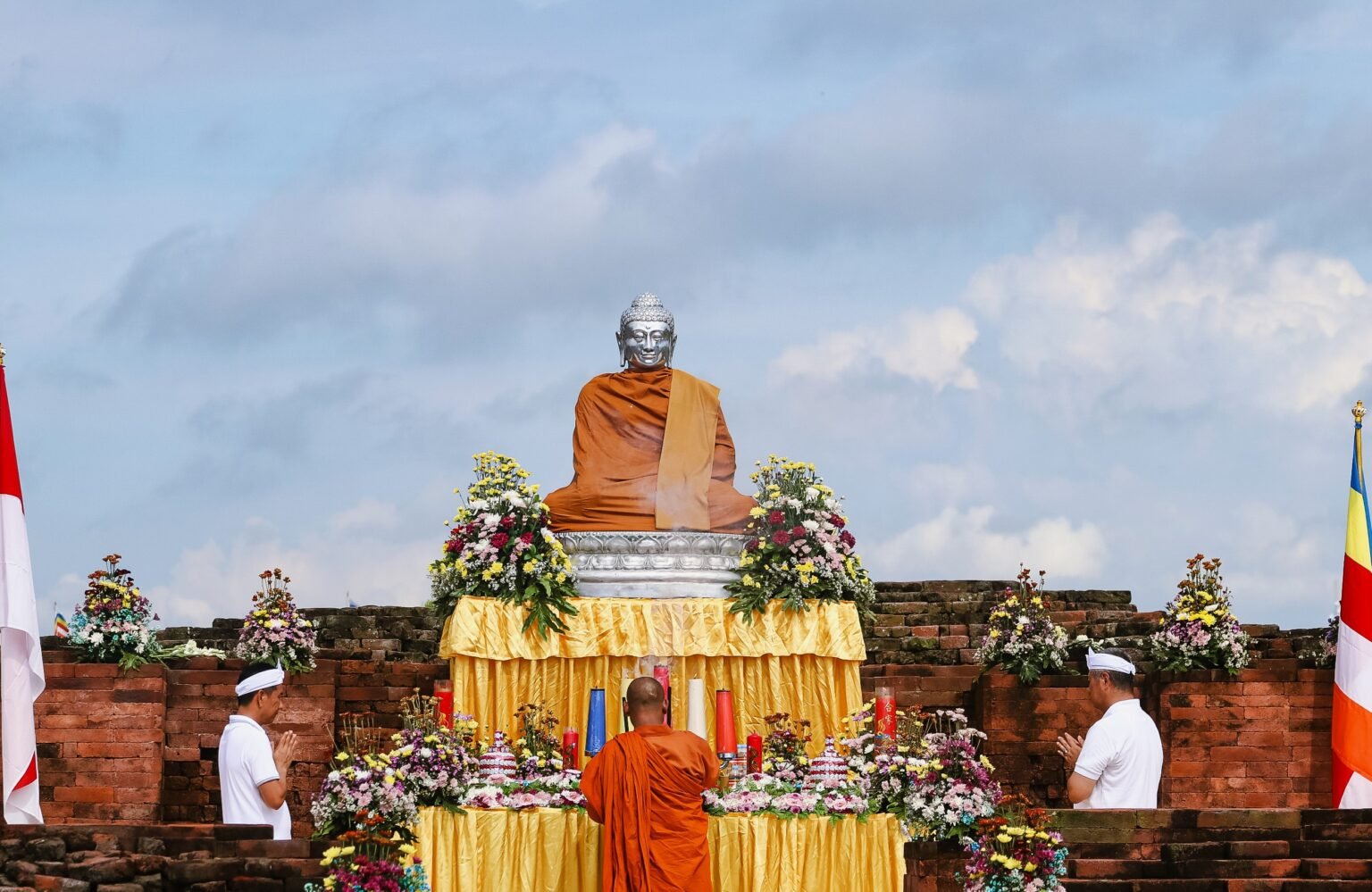 Buddhazine | Komplek Candi Jiwa-Candi Blandongan Jadi Pusat Perayaan ...